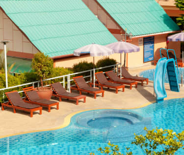 Karon Village i Karon Beach - Boka hotell hos Ving idag!