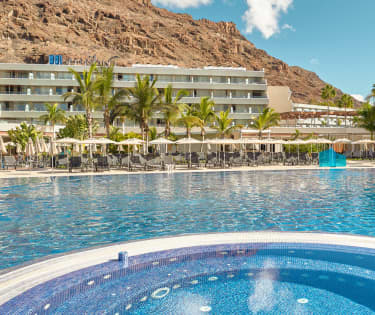 Radisson Blu Resort & Spa Mogan i Puerto de Mogán - Boka hotell hos ...