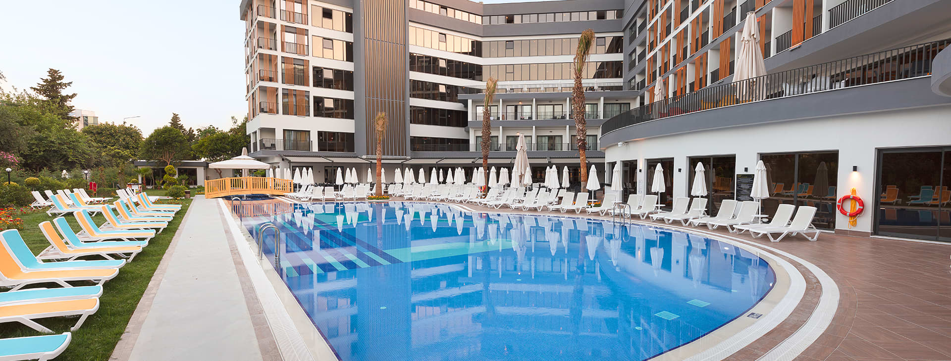 The Raga Side i Side - Boka hotell hos Ving idag!